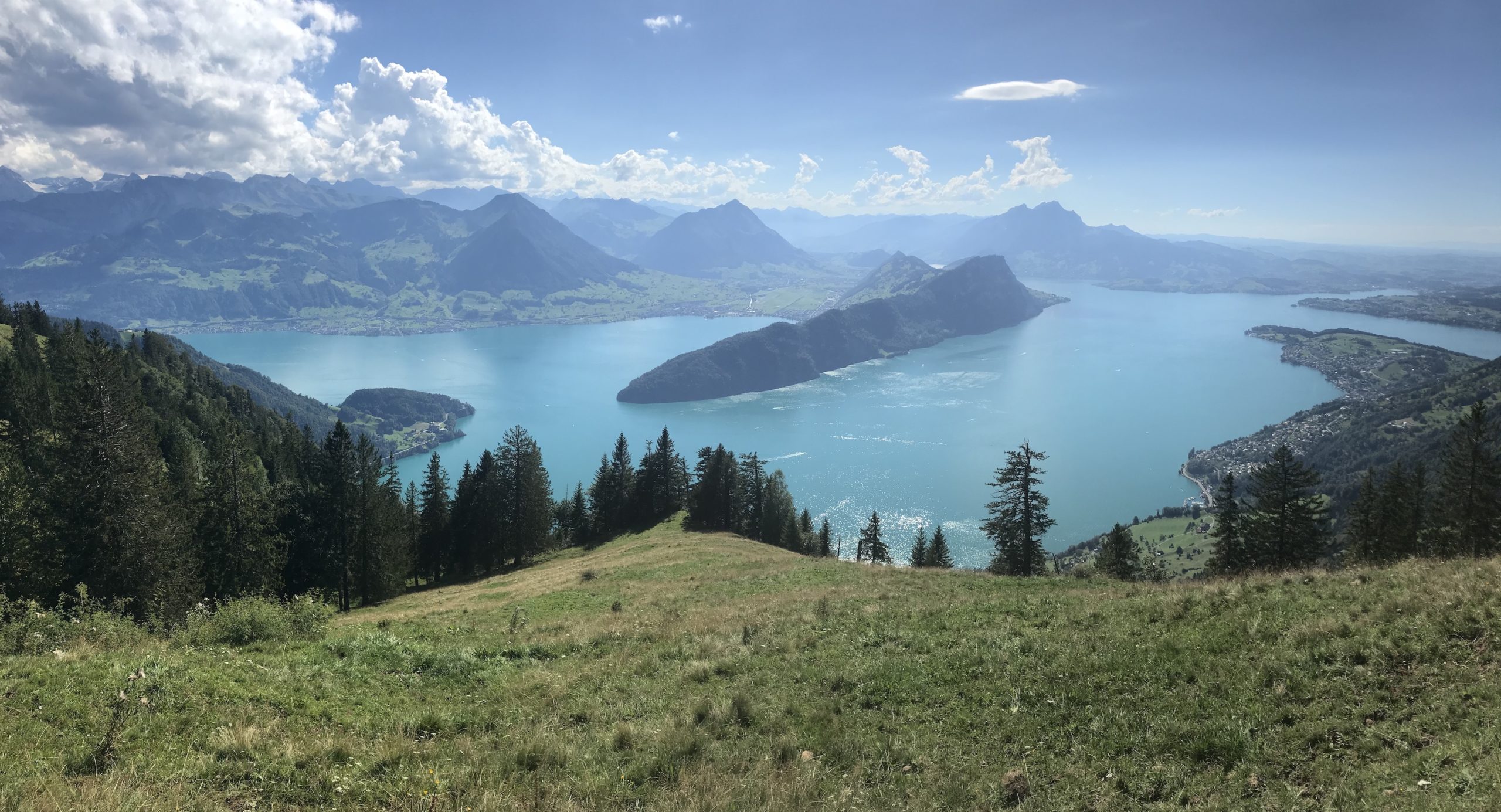 Voyagez en Suisse - Le tour du lac des 4 Cantons - Color My Geneva